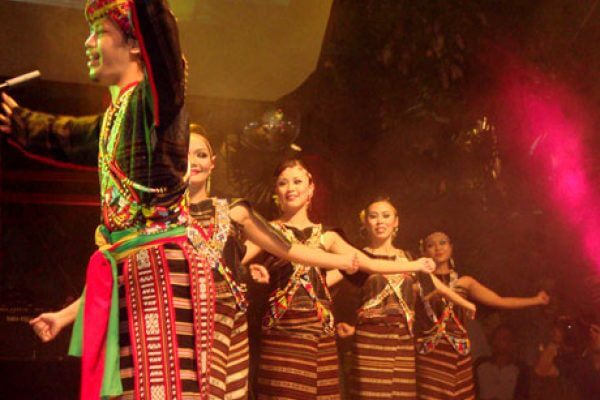 Festival Notolon Tarob ( Festival Gerhana Matahari)