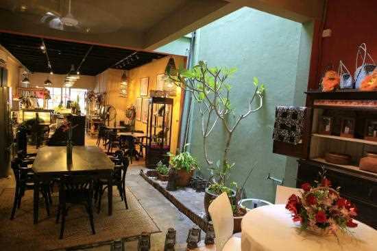 Cafe Unik di Kuching Sarawak Yang Anda Perlu Cuba