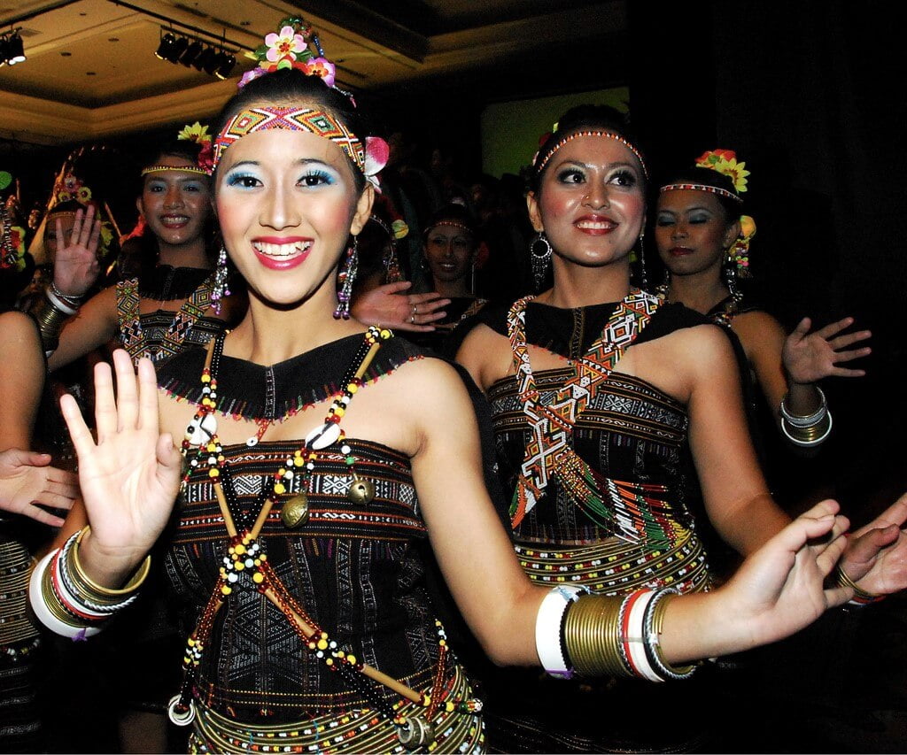 Festival Notolon Tarob ( Festival Gerhana Matahari)