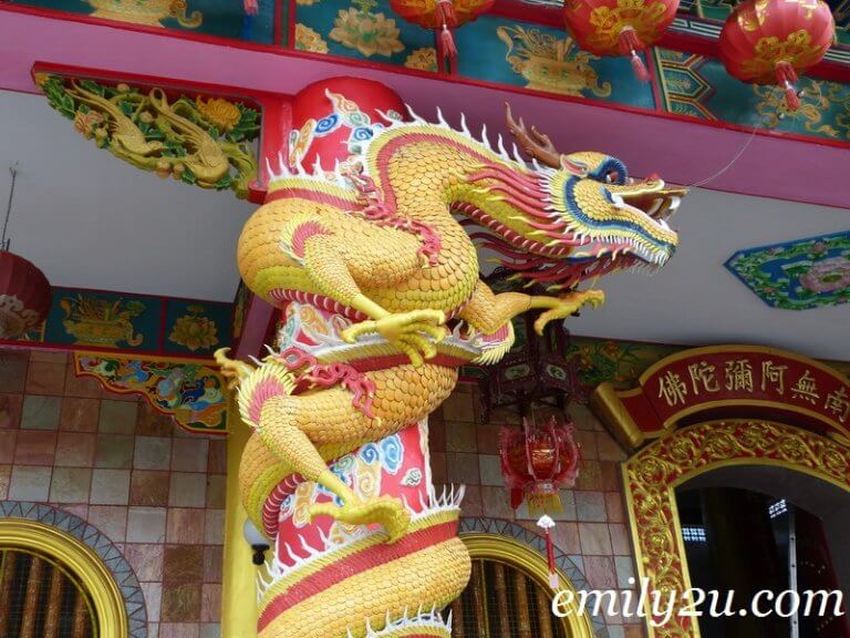 Tokong Cina Landmark Keramat Sibu, Salah Satunya Yang Terbesar di Asia ...