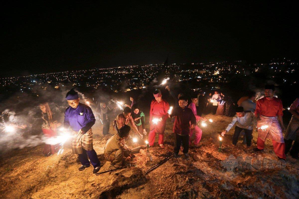 Ini Adalah 36 Jenis Bunga Api Yang Boleh Dijual Sempena Aidilfitri Ini