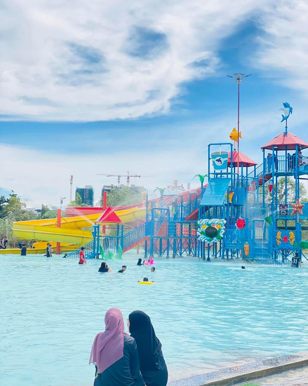 De Borneo Waterpark Kota Kinabalu, Taman Tema Air Menarik Yang Anda ...