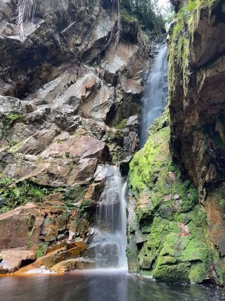 Trail Amat Mencabar, Ketahui Jumanji Waterfall Di Bako