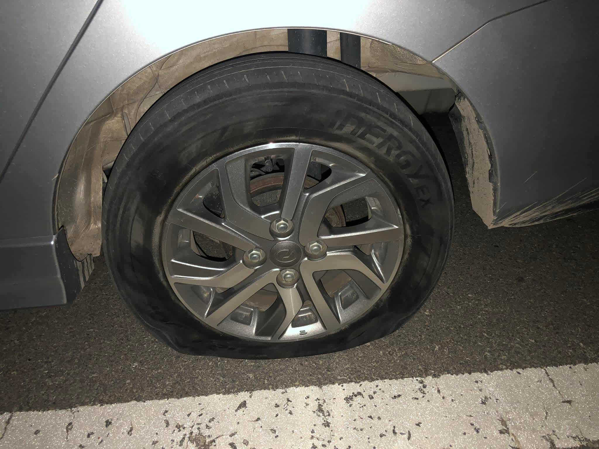 'Bayar Cukai Tapi Ini Saya Dapat' - Tayar Netizen Pecah Akibat Jalan ...