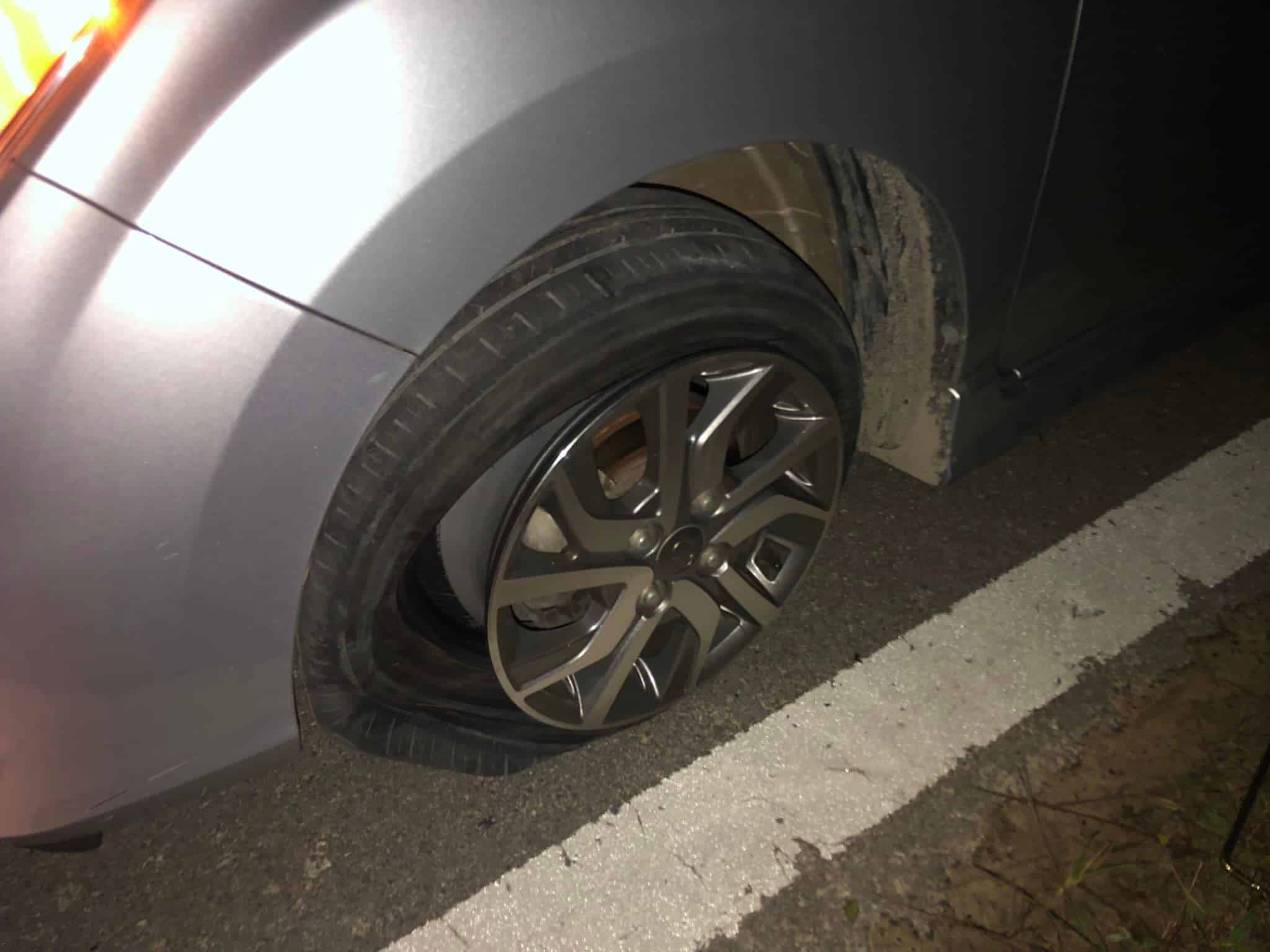 'Bayar Cukai Tapi Ini Saya Dapat' - Tayar Netizen Pecah Akibat Jalan ...