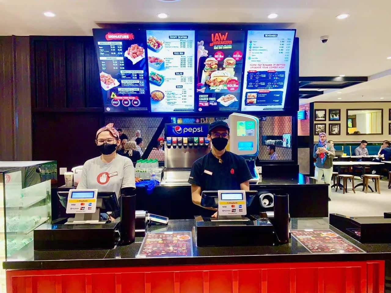 Cawangan Pertama Di Sarawak, 4Fingers Crispy Chicken Kini Dibuka Di KIA