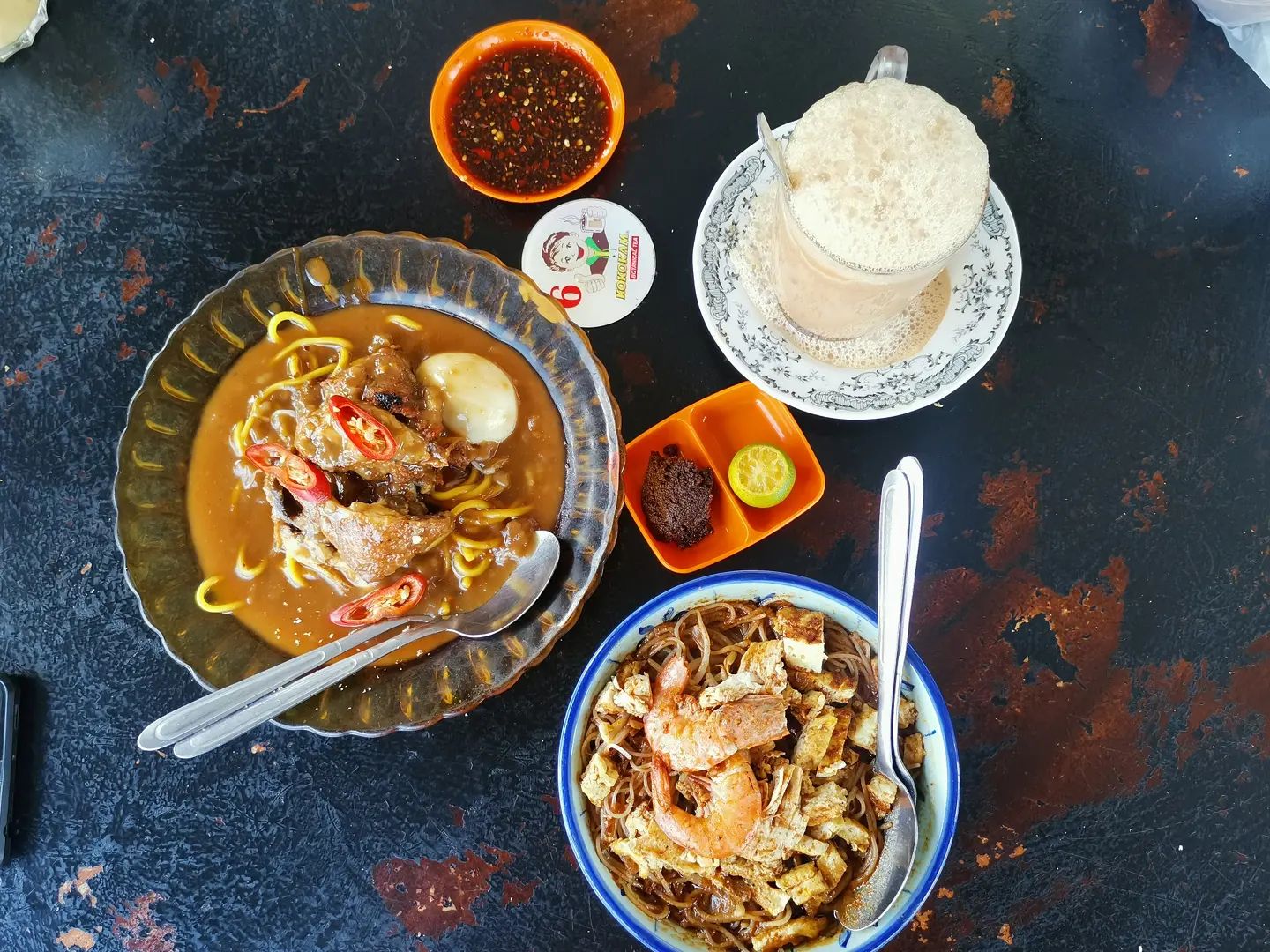 Port Makan Kegemaran Ramai, Nikmati Nasi Ayam Legend Kuching Di Joo ...