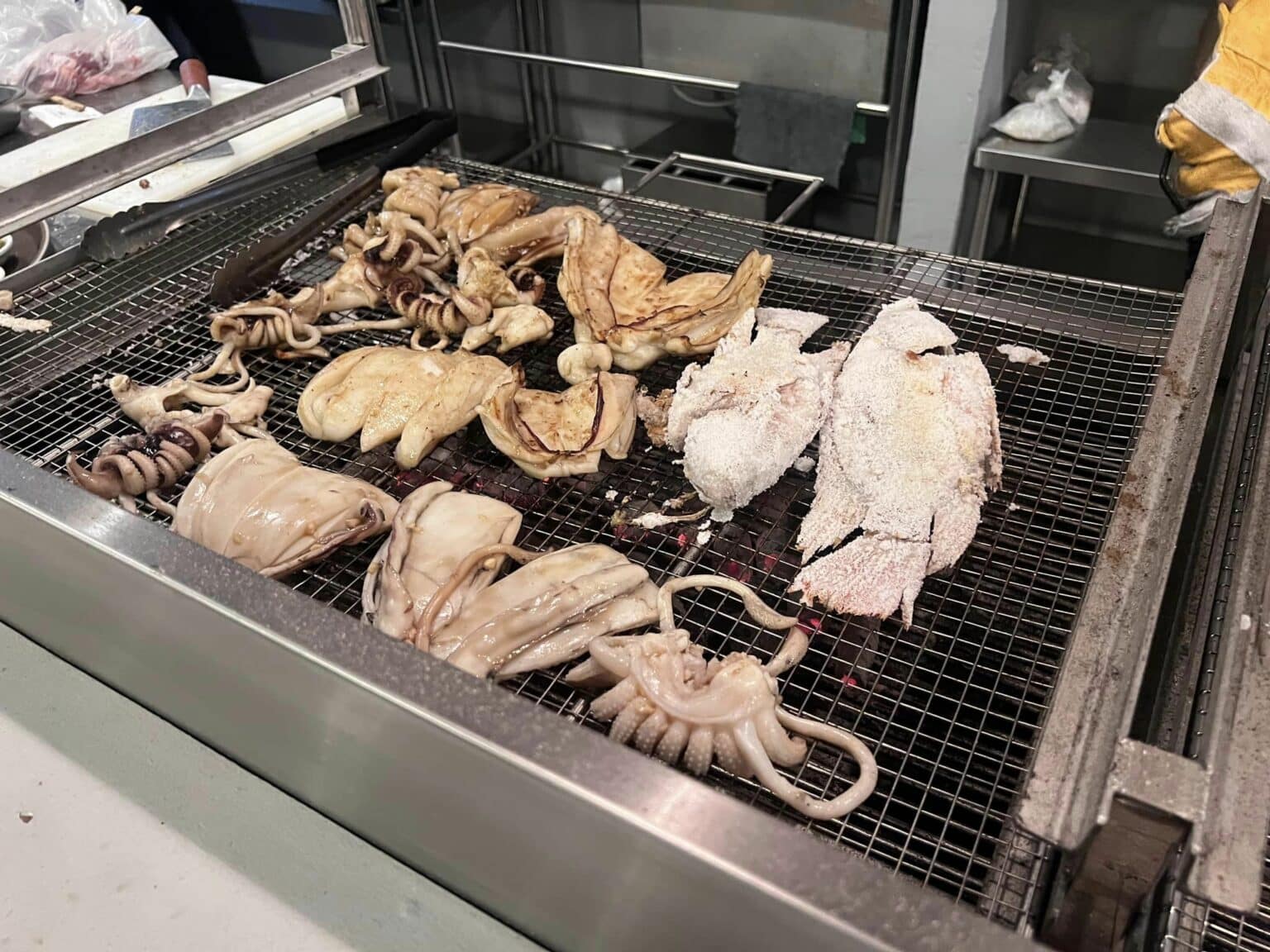 Resepi Asli Dari Thailand, Nikmati Seafood Segar Di Thai Beach ...