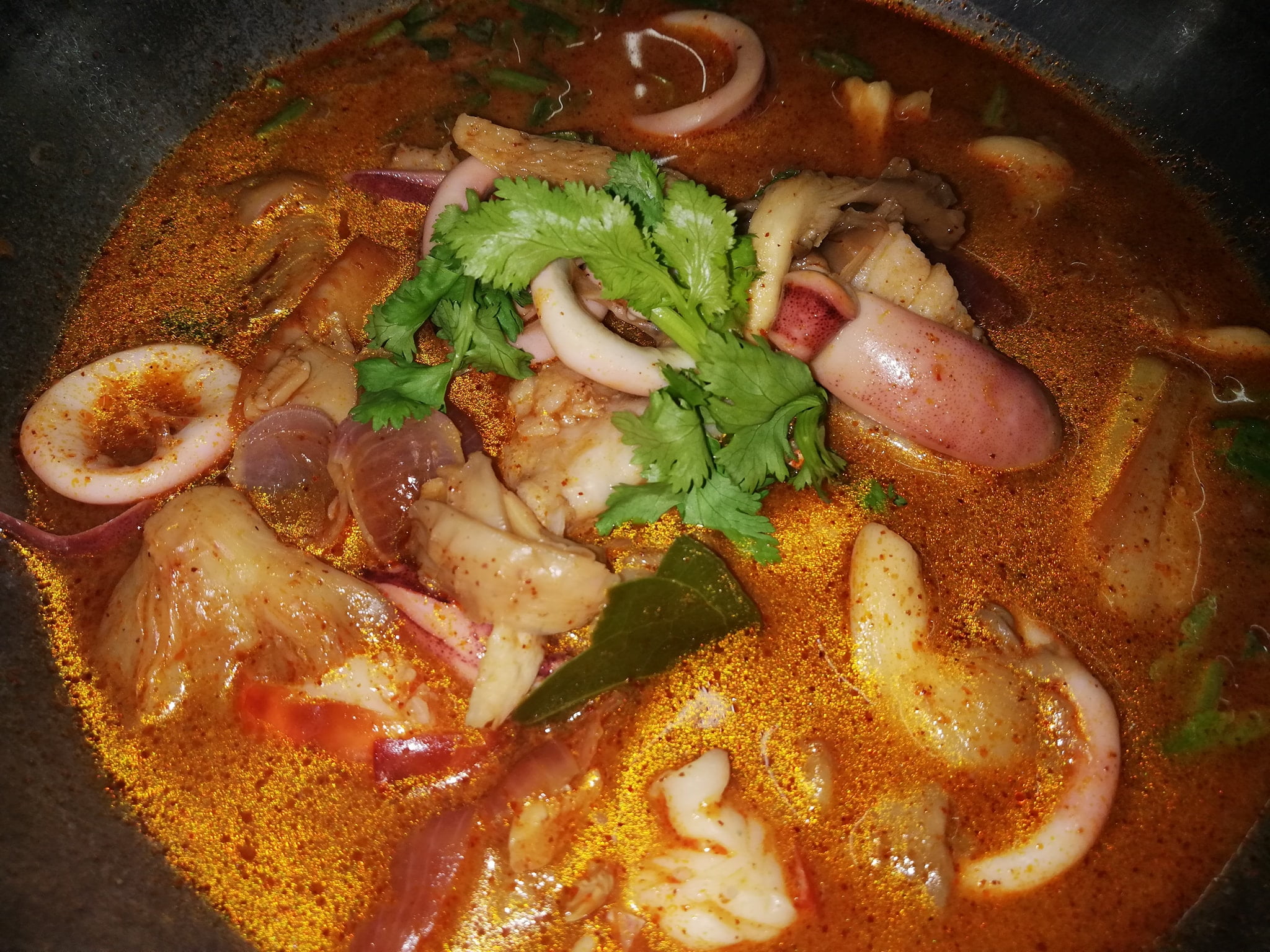 5 Port Tom Yam Di Kuching Yang Pasti Buat Anda 'Terangkat'