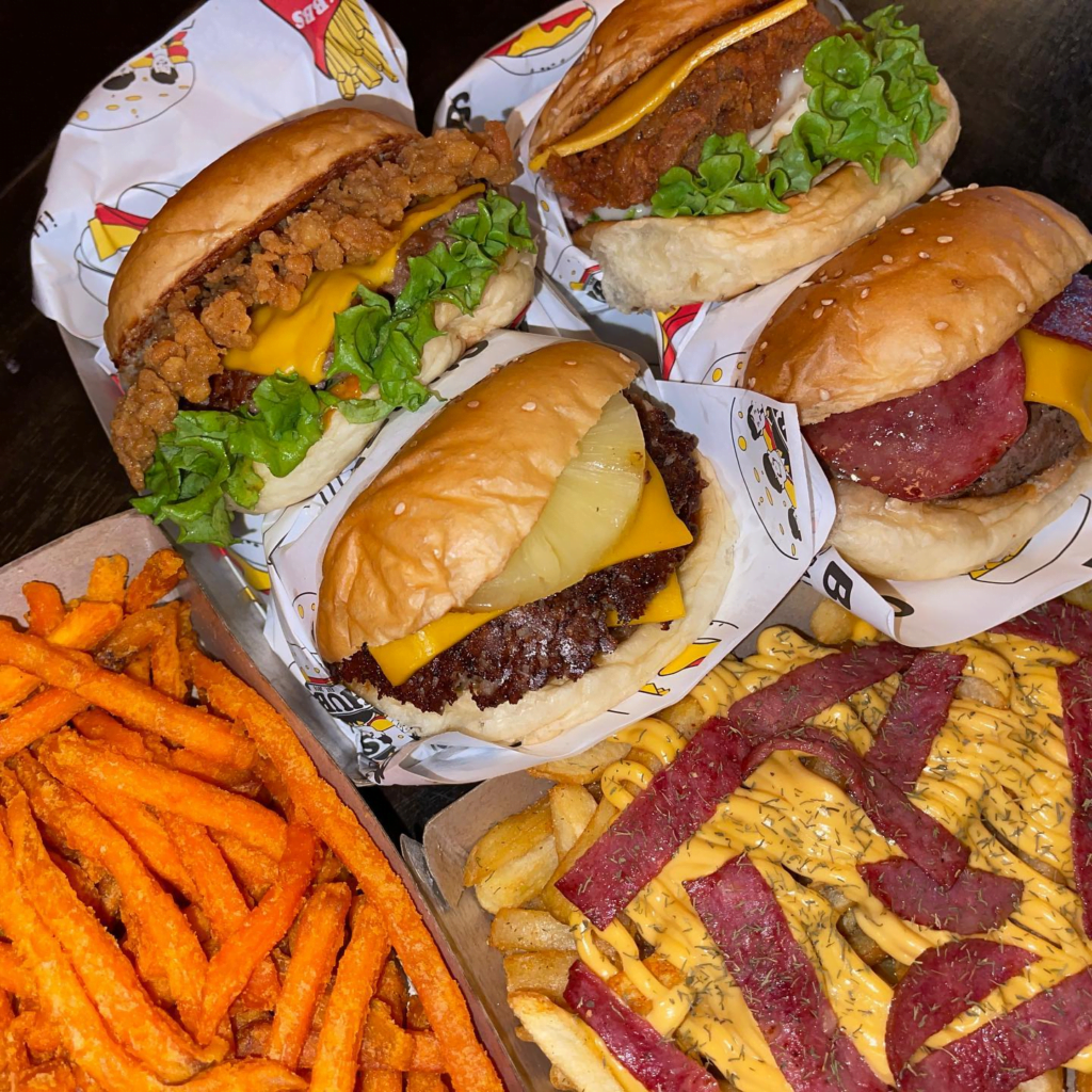 Enak Dan Juicy, Nikmati Kelazatan Burger Istimewa Di Chubbs & Chill ...