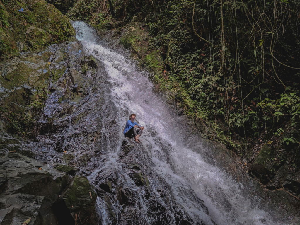 Trail Mudah Dan Santai, Terokai Keindahan Senah Rayang Waterfall Di Padawan