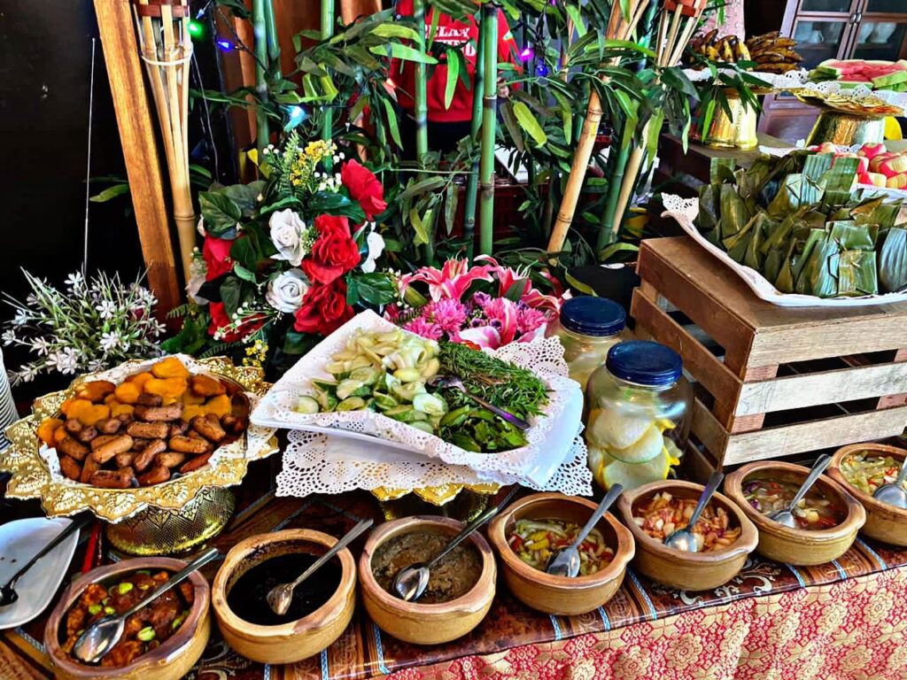 Buffet Pelbagai Pilihan Serendah RM28, Berbuka Puasa Di Udak Kitchen ...