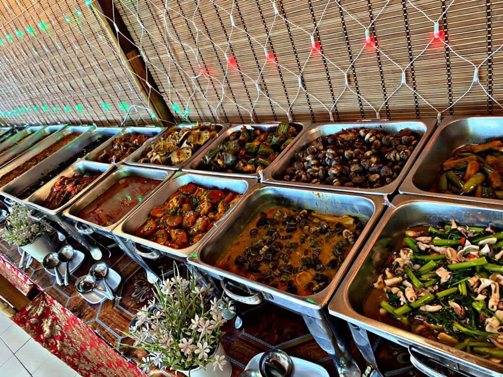 Buffet Pelbagai Pilihan Serendah RM28, Berbuka Puasa Di Udak Kitchen ...
