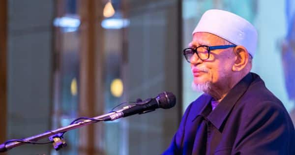 Presiden PAS Hadi, Menyifatkan Malaysia Sedang Berdepan Bala Tentera Ahzab