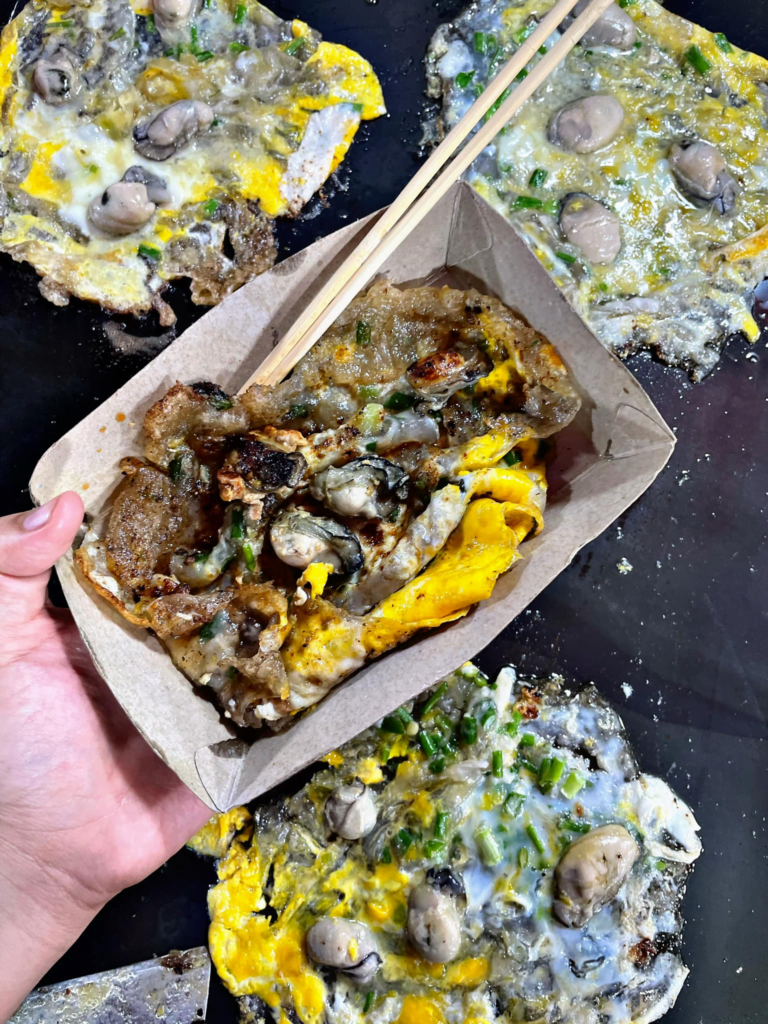 Dijamin Halal, Warga Kuching Wajib Cuba 'Oyster Omelettes' Di Bazar ...