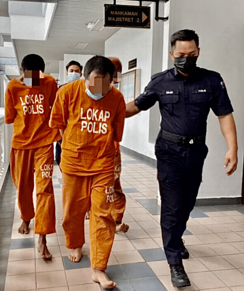 Disangka Banduan 'Terlepas', Lelaki Berbaju Oren Di Miri Ini Raih ...