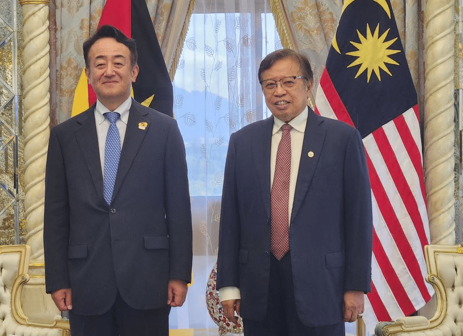 Sempoi Kongsi Makan Ulat Mulong Dan Laksa Sarawak, Duta Besar Jepun ...