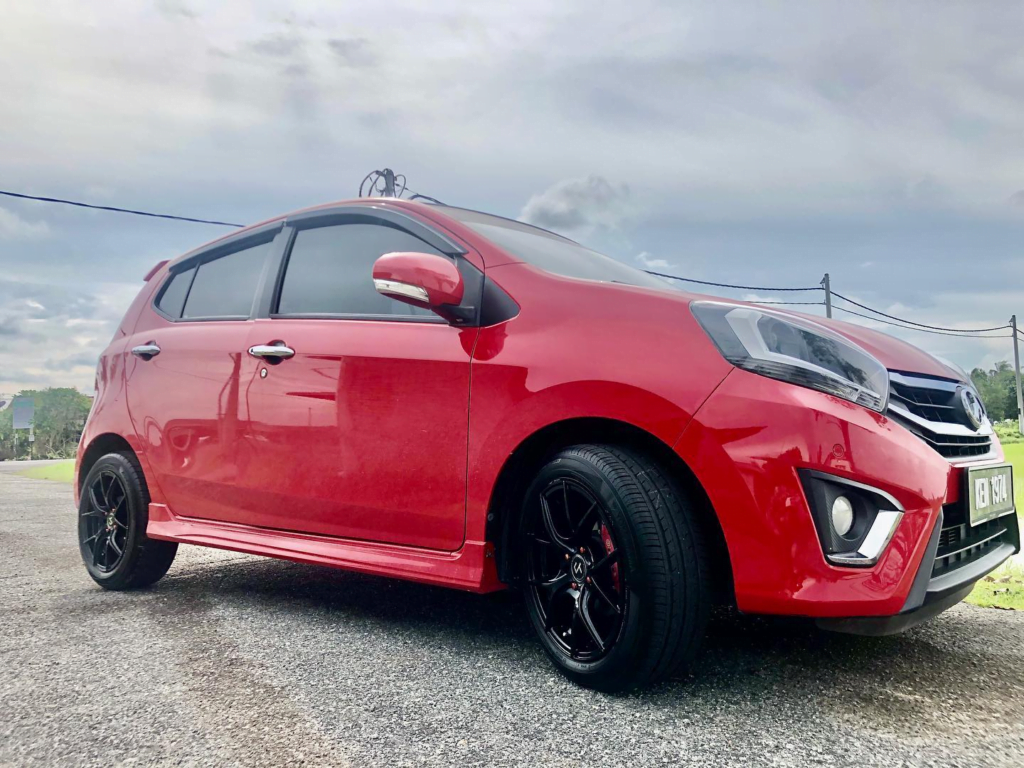 Selamba Buat 'Onar' Dalam Axia Merah, Pasangan Kekasih Kini Ditahan Polis