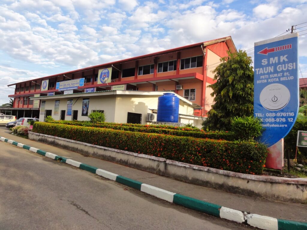 Tidak Masuk Kelas Untuk Mengajar Selama Setahun, Seorang Guru Sekolah ...