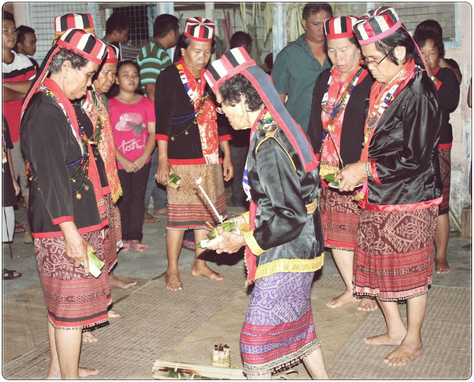 Sangat Dihormati Dalam Masyarakat Bidayuh, Ketahui Apakah Peranan ...