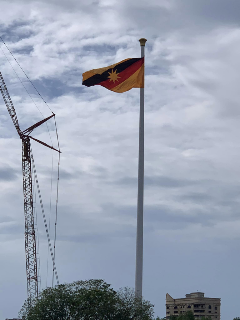 Kini Gah Terpacak, Tiang Bendera RM30 Juta Jadi Ikon Terbaru Di Sarawak