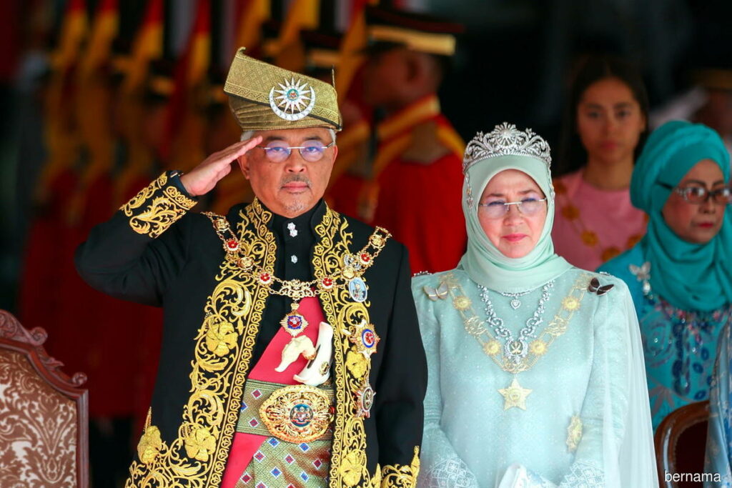 Kembara Borneo Santuni Rakyat, YDP Agong Dijangka Tiba Di Sarawak 7 ...