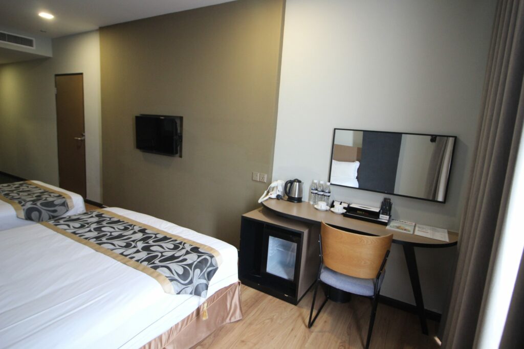 Bangunan Di Tengah Bandar Kuching, Roxy Hotel Bakal Ambil Alih Dengan ...