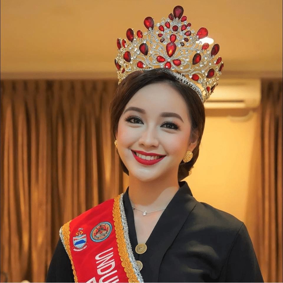 Pelakon Jelitawan Kelahiran Sabah, Ini Biodata Penuh Tracie Sinidol