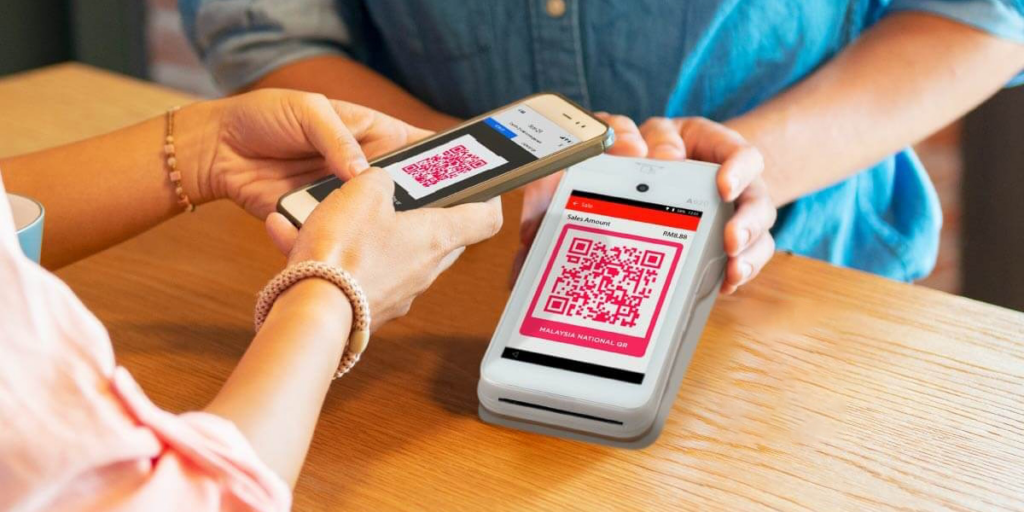 Pengguna Dan Peniaga Bantah Caj Tambahan DuitNow QR, Ini Sebabnya