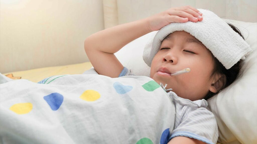 Boleh Menyebabkan Demam Sawan, Mak Ayah Kena Alert Rawat Demam Si Cilik ...