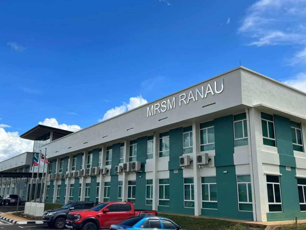 Berlatarkan Gunung Kinabalu, MRSM Ranau Raih Perhatian Ramai
