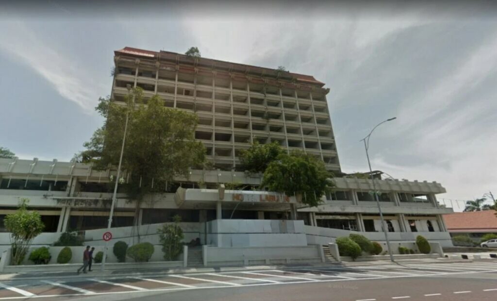 Dari Kebanggaan Kini Tinggal Kenangan, Hotel Ikonik Di Labuan Bakal ...