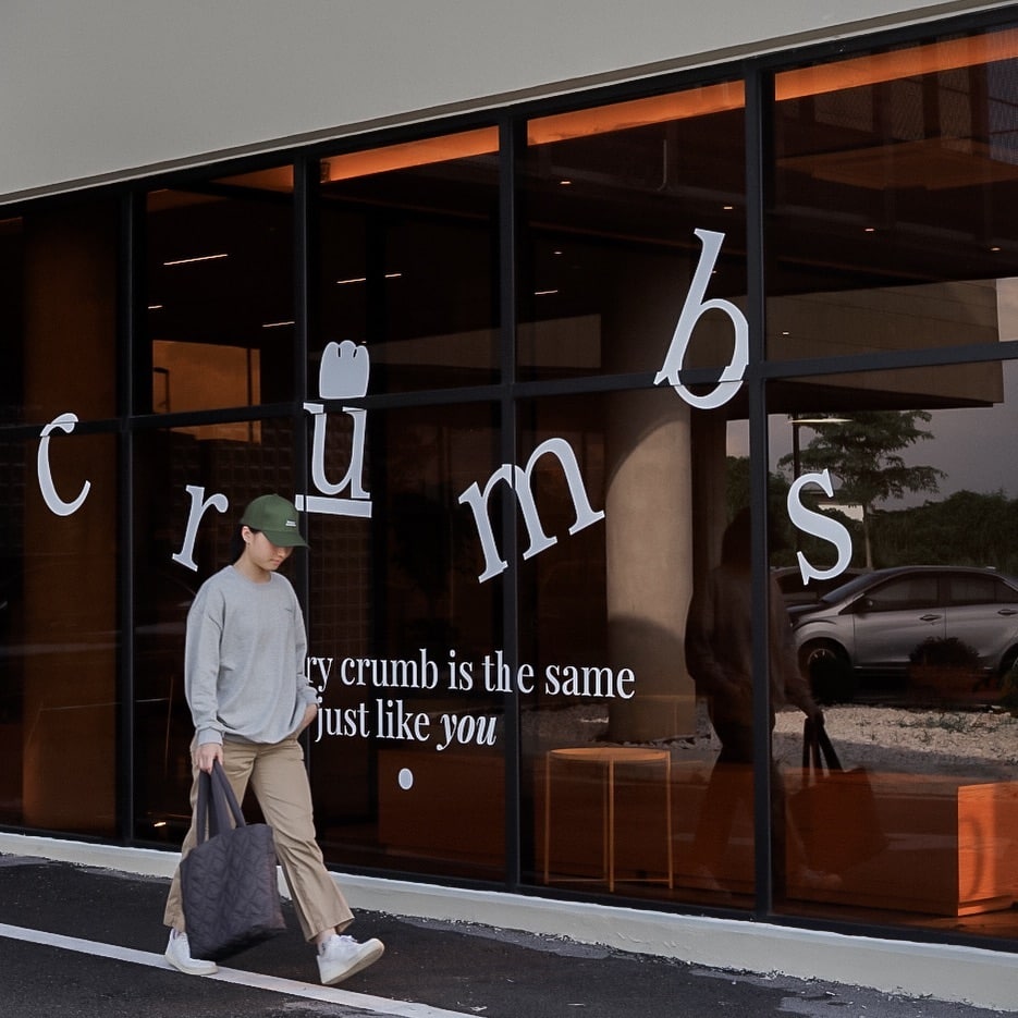 Nikmati Aneka Jenis Dessert Menarik Di Crumbs, Cafe Aesthetic Baharu Di Kuching