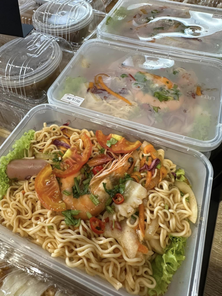Semua Ada, Tapau Makanan Kegemaran Anda Di Takeaway By Laila Kitchen ...