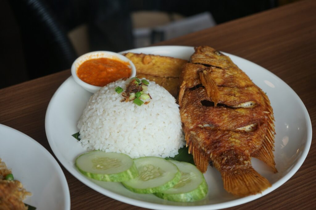 Port Brunch Menarik Di Samarahan, Restoran Estetik Di Terrace Tawar ...