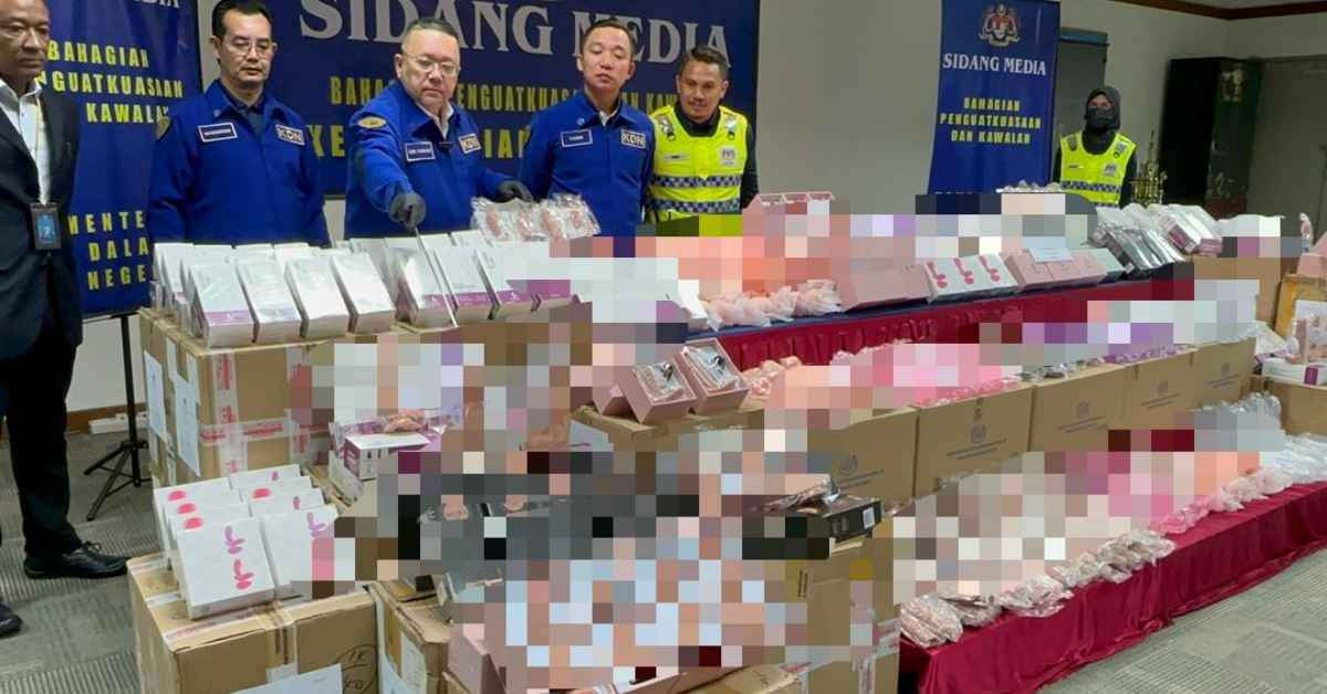 KDN Rampas Alat Mainan Seks Bernilai RM70K, Kedai Di Kuching Antara Yang Diserbu
