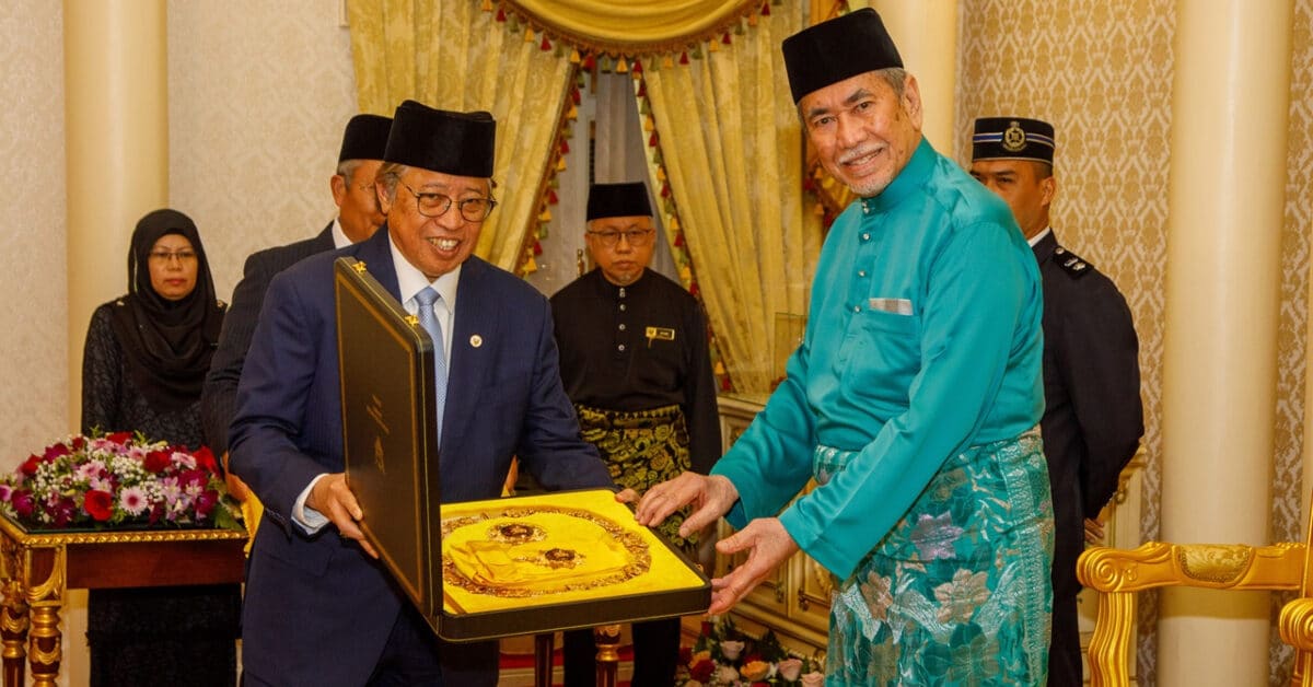 Tun Pehin Sri Dr Wan Junaidi Terima Anugerah Darjah Utama Yang Amat ...