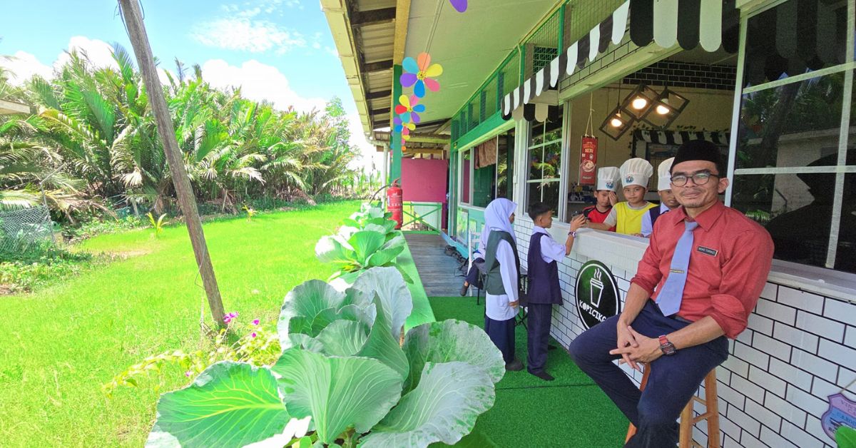 Guru Sekolah Pedalaman Di Sarawak Ini Ubah Bilik Darjah Jadi Cantik