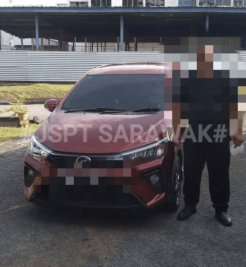 Polis Saman Pemandu Bezza Gara-Gara Langgar Lampu Merah Di Jalan Astana