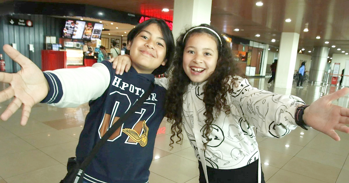 Kembar Berbakat Dari Sarawak Wakili Malaysia Di Pentas Kejohanan Seni ...