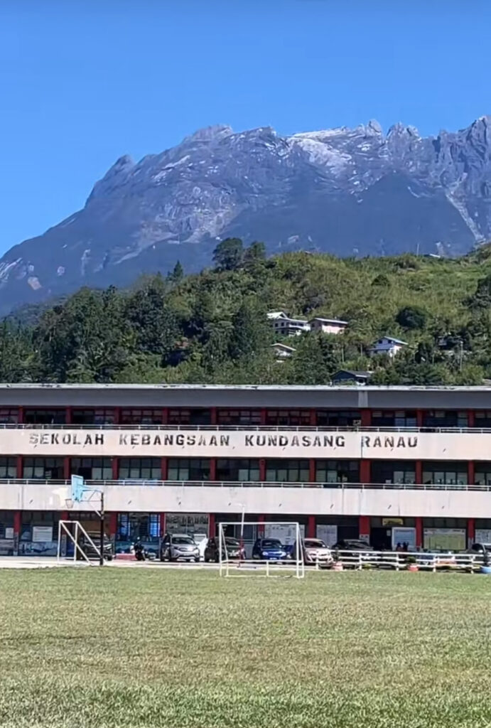 SK Pekan Kundasang Ranau Dengan View Gunung Ini Tarik Perhatian Netizen