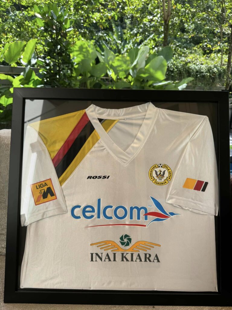Safee Sali Buka Bidaan Jersi Ikonik Pasukan Sarawak, Harga Bermula RM 2000
