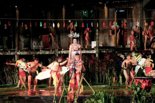 Keling Dan Kumang, Kenali Adiwira Sakti Epik Dari Borneo