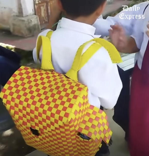 Murid Di Sabah Guna Beg Sekolah Kraftangan Buat Netizen Kagum